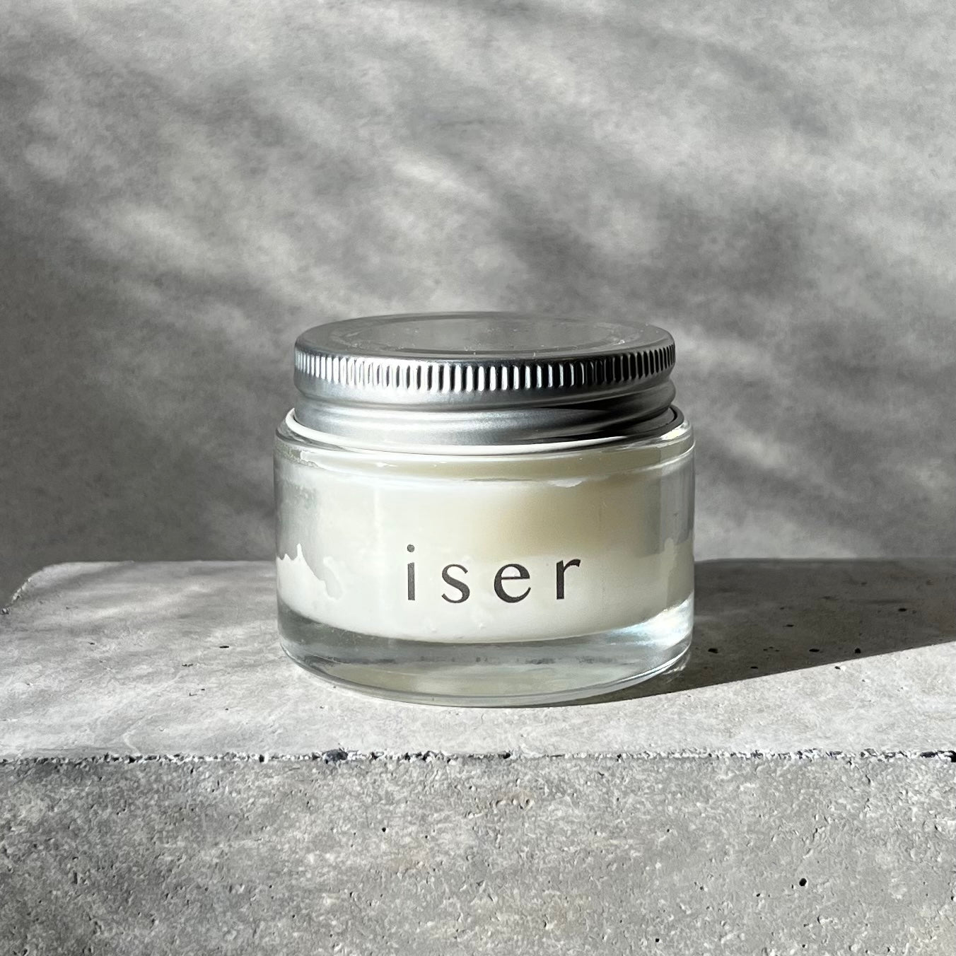iser – MINIMAL MAAT
